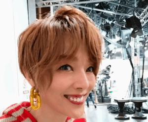 QVCモデルの莉子は結婚してる？子供はいる？年齢やプロフィールに経歴も調査！ | 芸能人探検隊